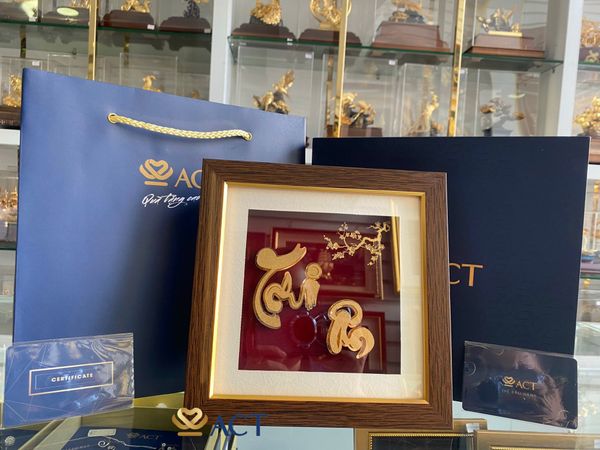 Top 10 quà tặng dát vàng trang trí làm đồ trang trí phòng khách đẹp nh - ACT GOLD