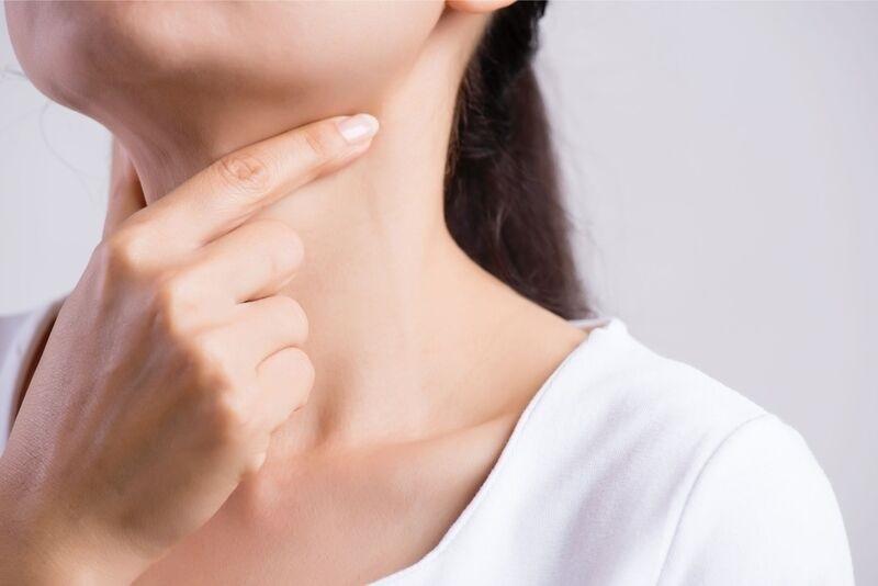 Nang hai thùy tuyến giáp là gì? Dấu hiệu bệnh nang hai thùy tuyến giáp ...
