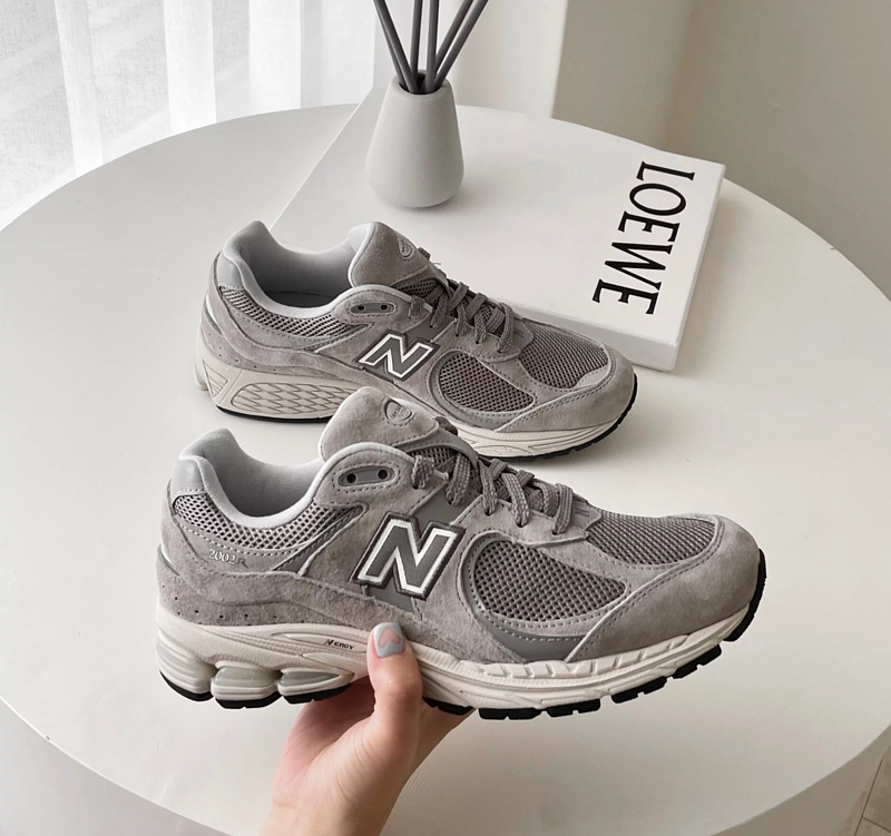 New Balance đã biến NB 2002 thành một hit không tưởng như thế nào – Hệ ...