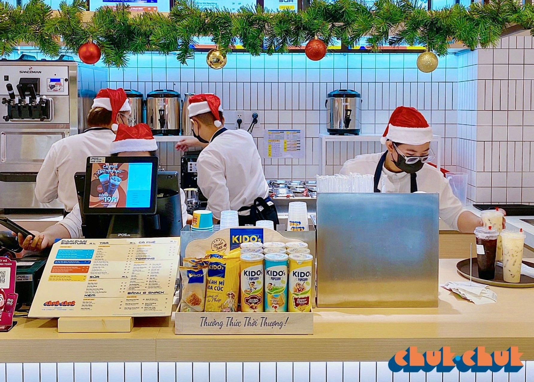 CHUK CHUK ĐỔ BỘ HÀNG LOẠT CÁC QUẬN VÀO THÁNG 11 – Chuk Tea & Coffee