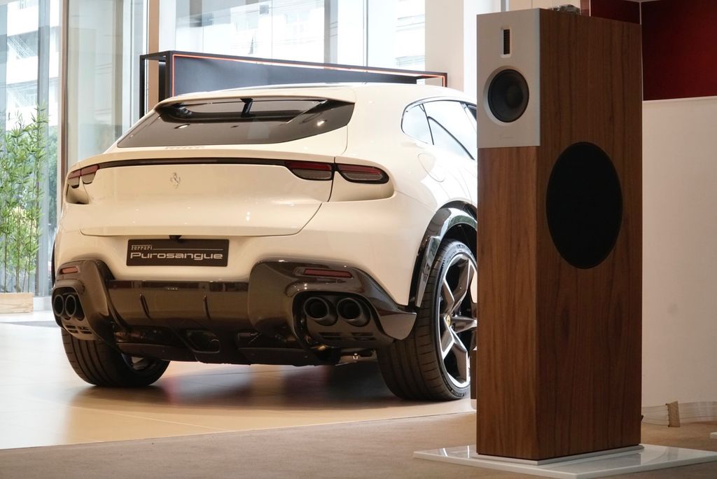Burmester trên siêu xe 4 chỗ Ferrari Purosangue – HiFi Store