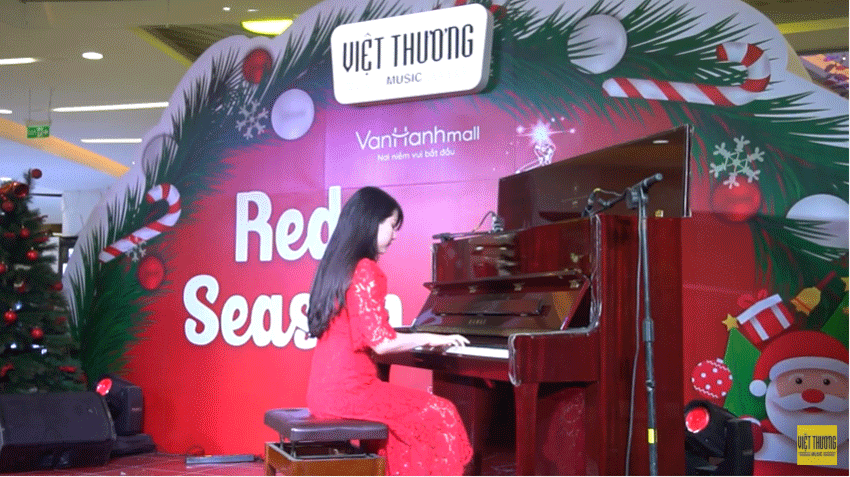Thưởng thức tiếng đàn Piano của An Coong tại sự kiện Red Season – Việt ...