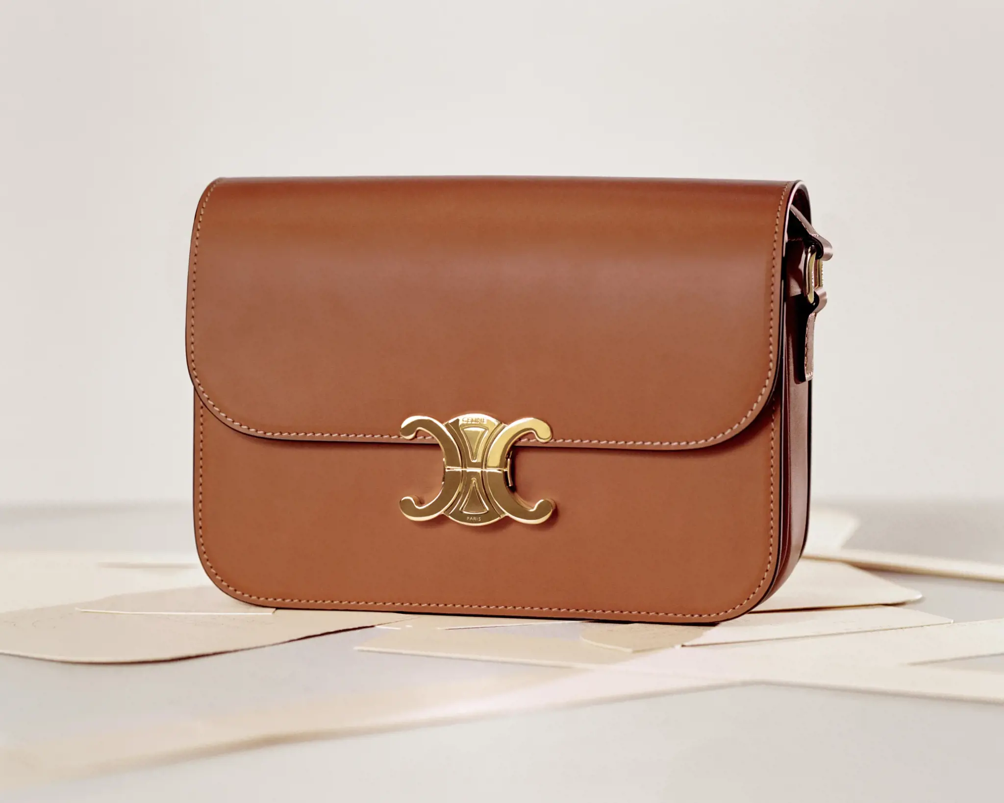 Celine tiếp tục khẳng định vị thế tiên phong trong thế giới đồ da – LUXITY