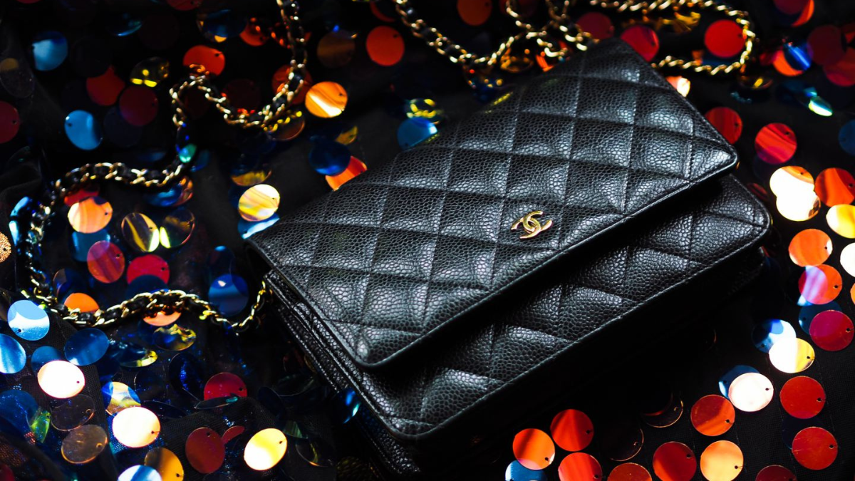 7 mẹo nhỏ để phân biệt Chanel Wallet On Chain real và fake – LUXITY