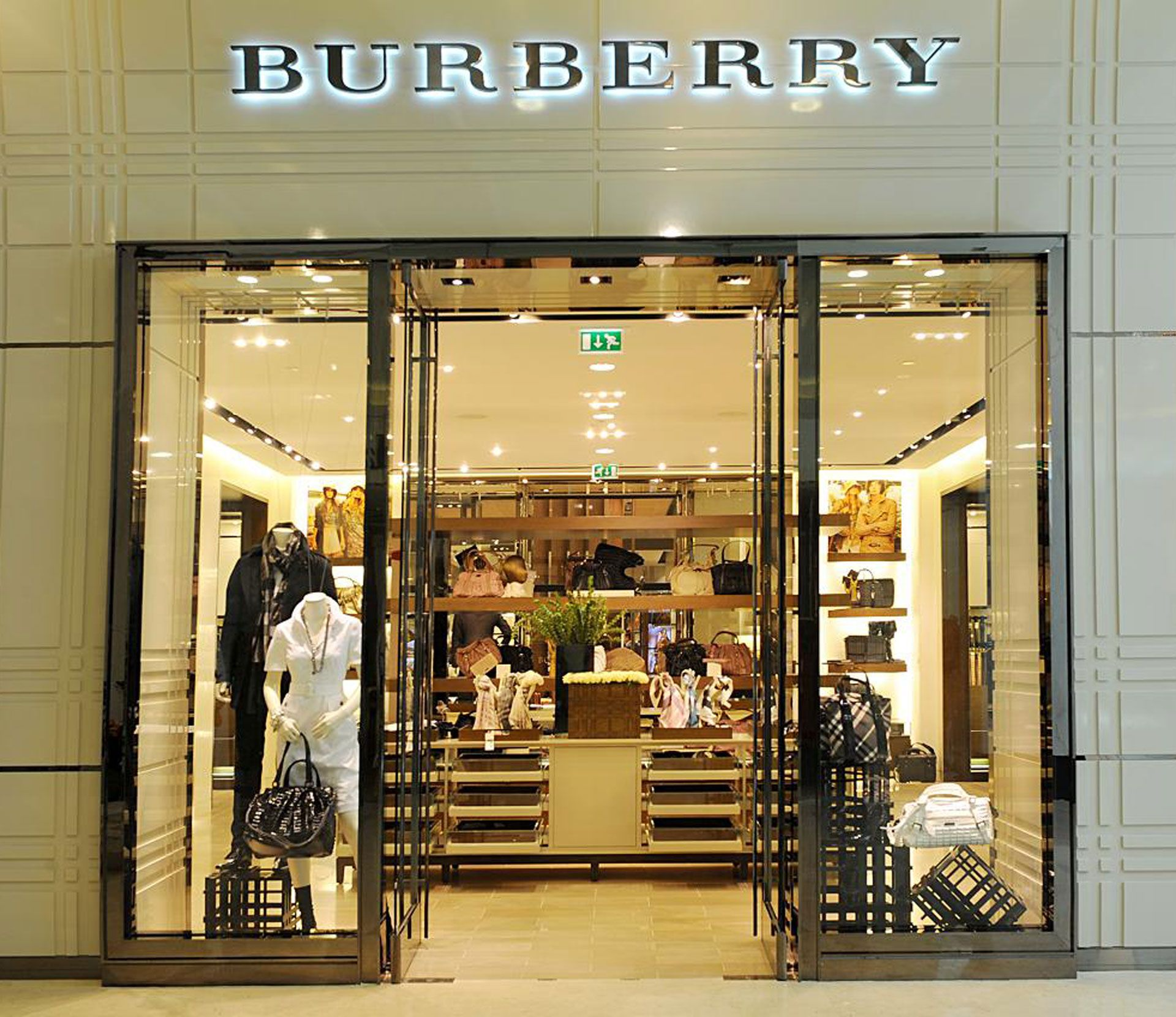 Burberry và những khó khăn tiềm ẩn trong tương lai tài chính 2024 – LUXITY