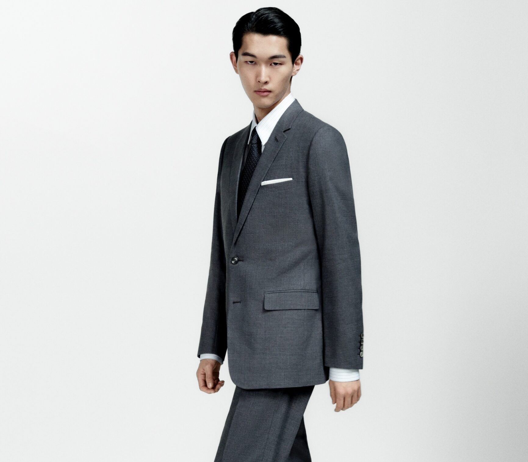 Dior Men chính thức giới thiệu bộ sưu tập Tailoring cho mùa Xuân Hè 25 ...