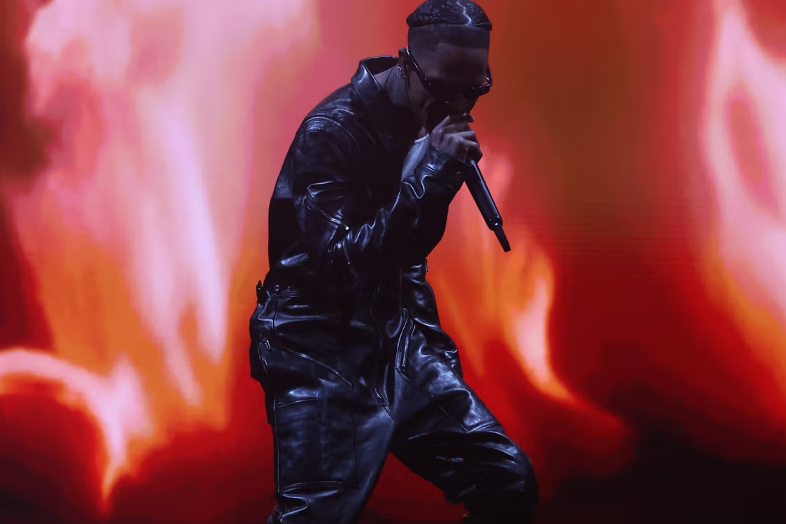 Travis Scott Xuất Hiện Ấn Tượng Trong Thiết Kế của Rick Owens Tại SNL ...
