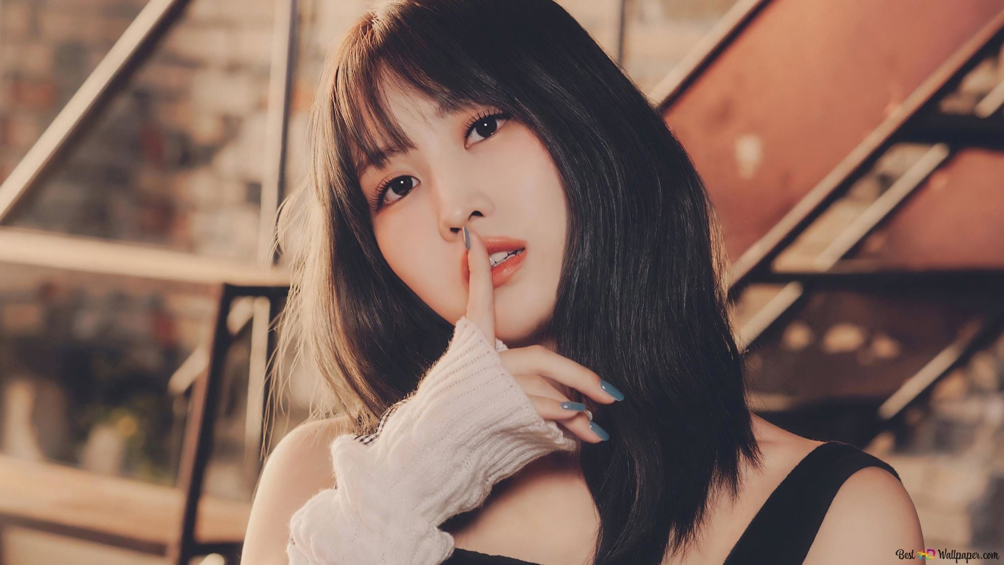 Momo (TWICE) chính thức được bổ nhiệm làm đại sứ thương hiệu Miu Miu ...