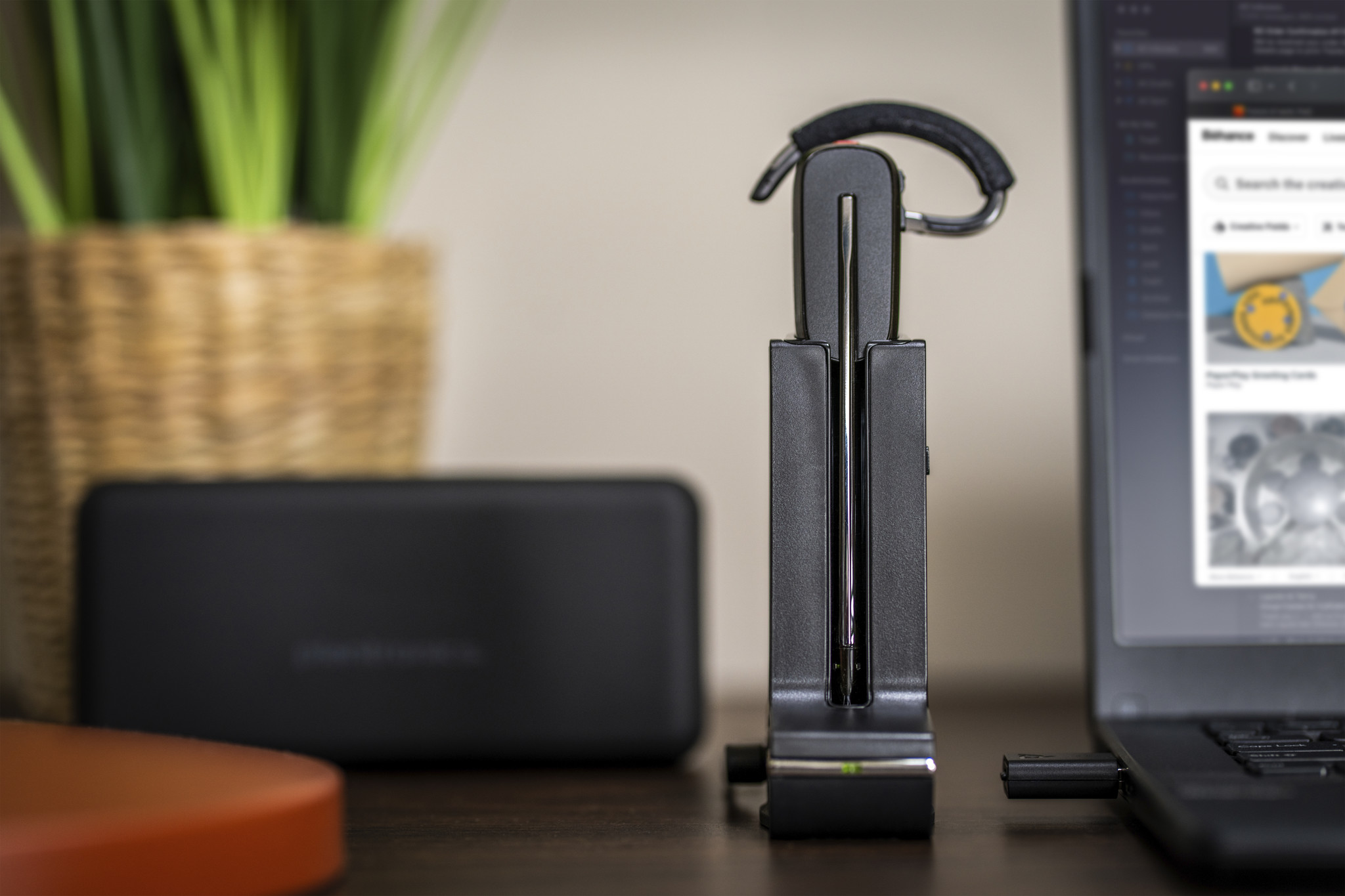 Tai nghe không dây DECT™ Plantronics Savi 8245 Series