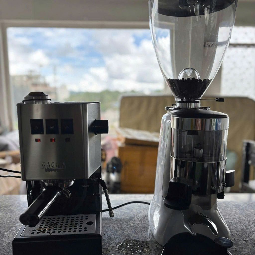 Bàn giao Máy pha cafe Gaggia Classic Evo Máy xay HC600 cho khách hàng