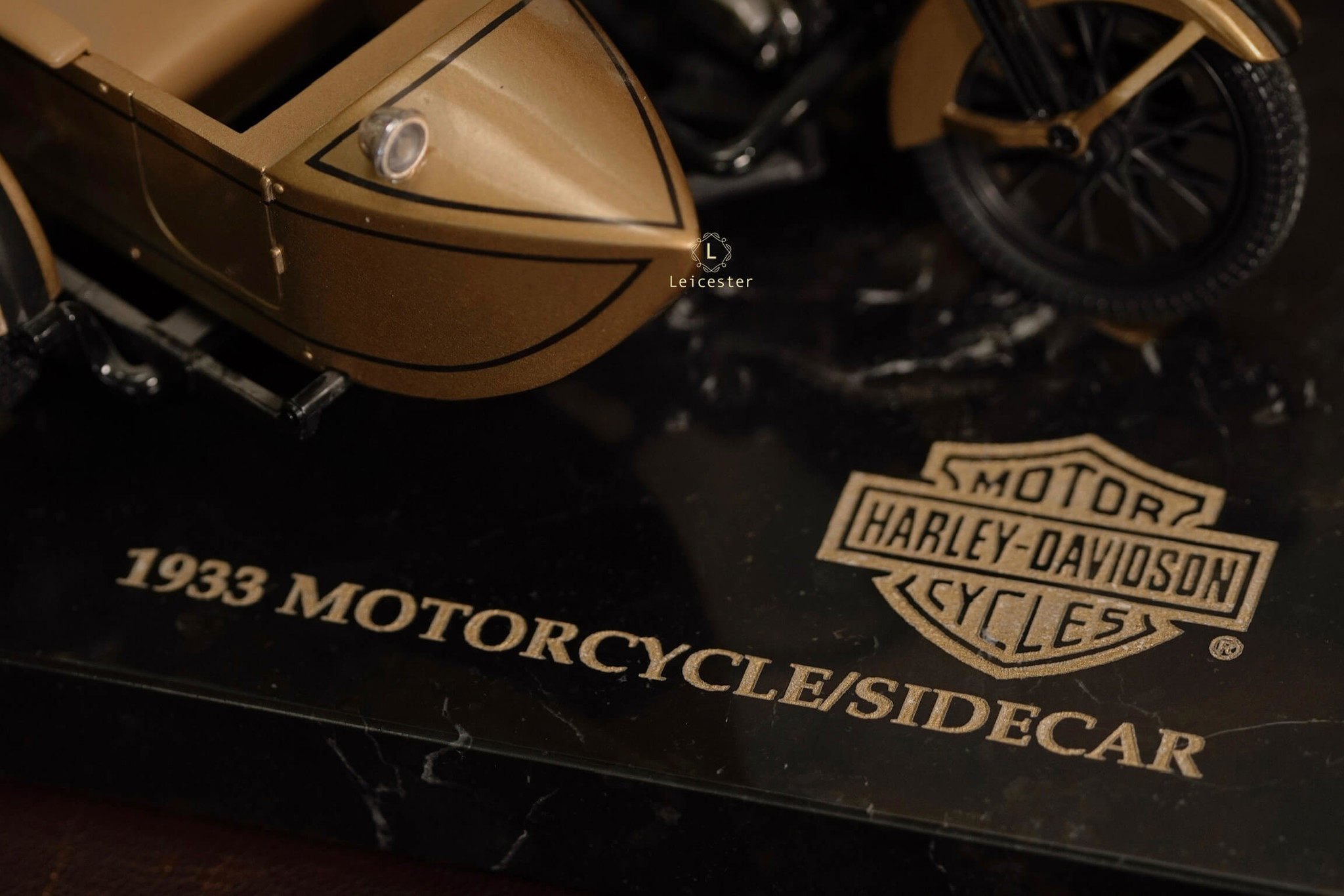 Harley-Davidson 1933 Motorcycle/Sidecar Bank Ultra Edition – Leicester