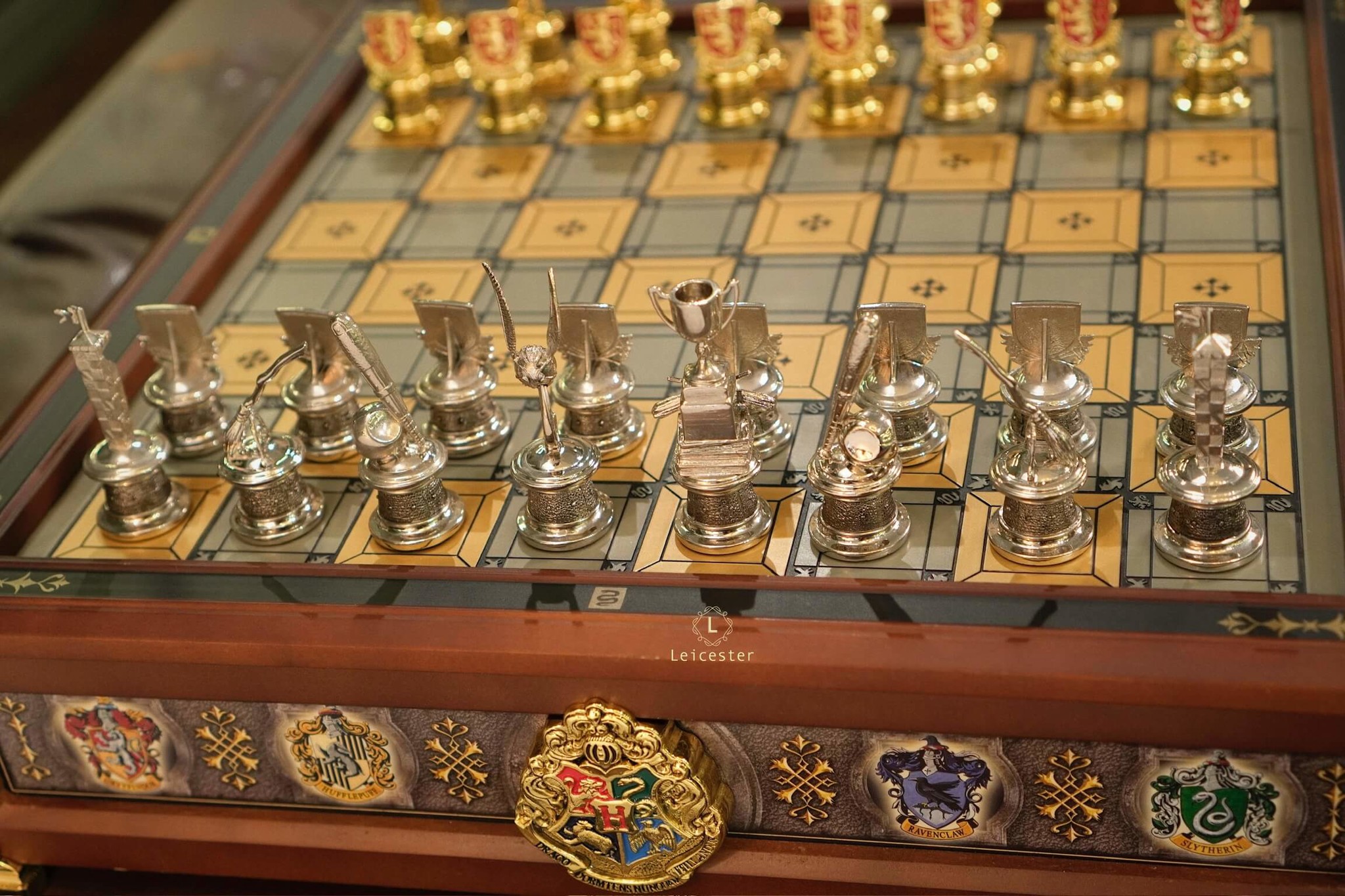 Quidditch Chess Set 24K Gold – Leicester