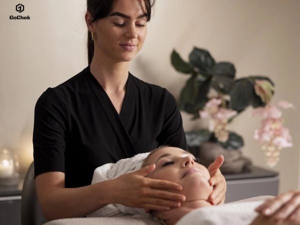 KTV là gì? Ý nghĩa, nguồn gốc và cách trải nghiệm karaoke – GoChek