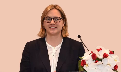 "NGƯỜI VIỆT NGÀY CÀNG CHÚ TRỌNG HỌC TIẾNG ANH" - Bà Francesca Woodward ...