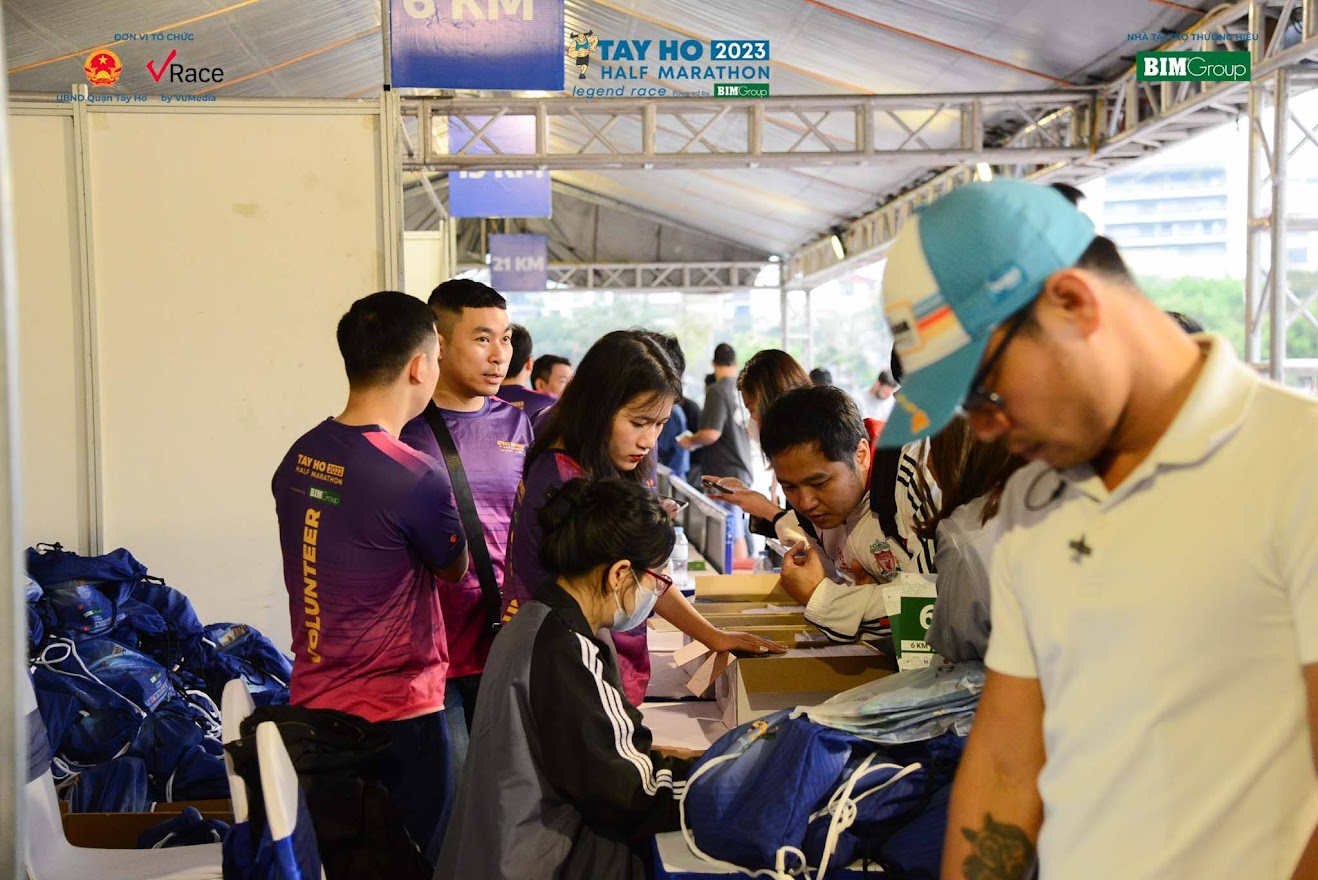 VTV - 5.000 người chinh phục cung đường huyền thoại Hồ Tây – VRace