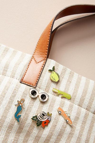 Hướng dẫn sử dụng và bảo quản huy hiệu pin cài áo đúng cách