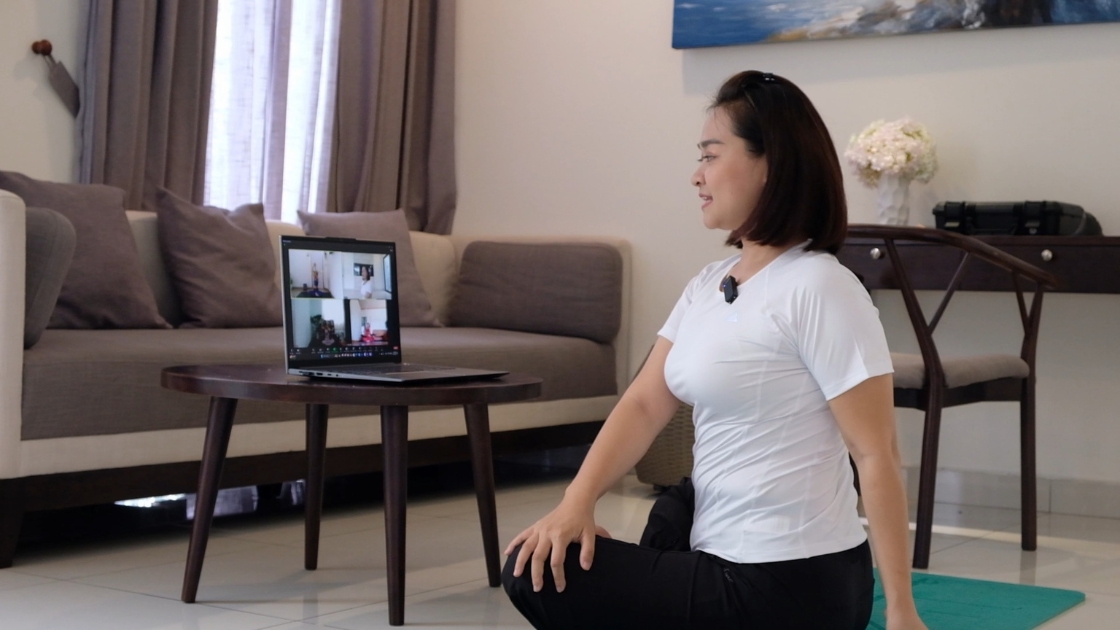 10 Bước Dễ Dàng Để Thiết Lập Thói Quen Tập Yoga Hàng Ngày – Omi Yoga ...