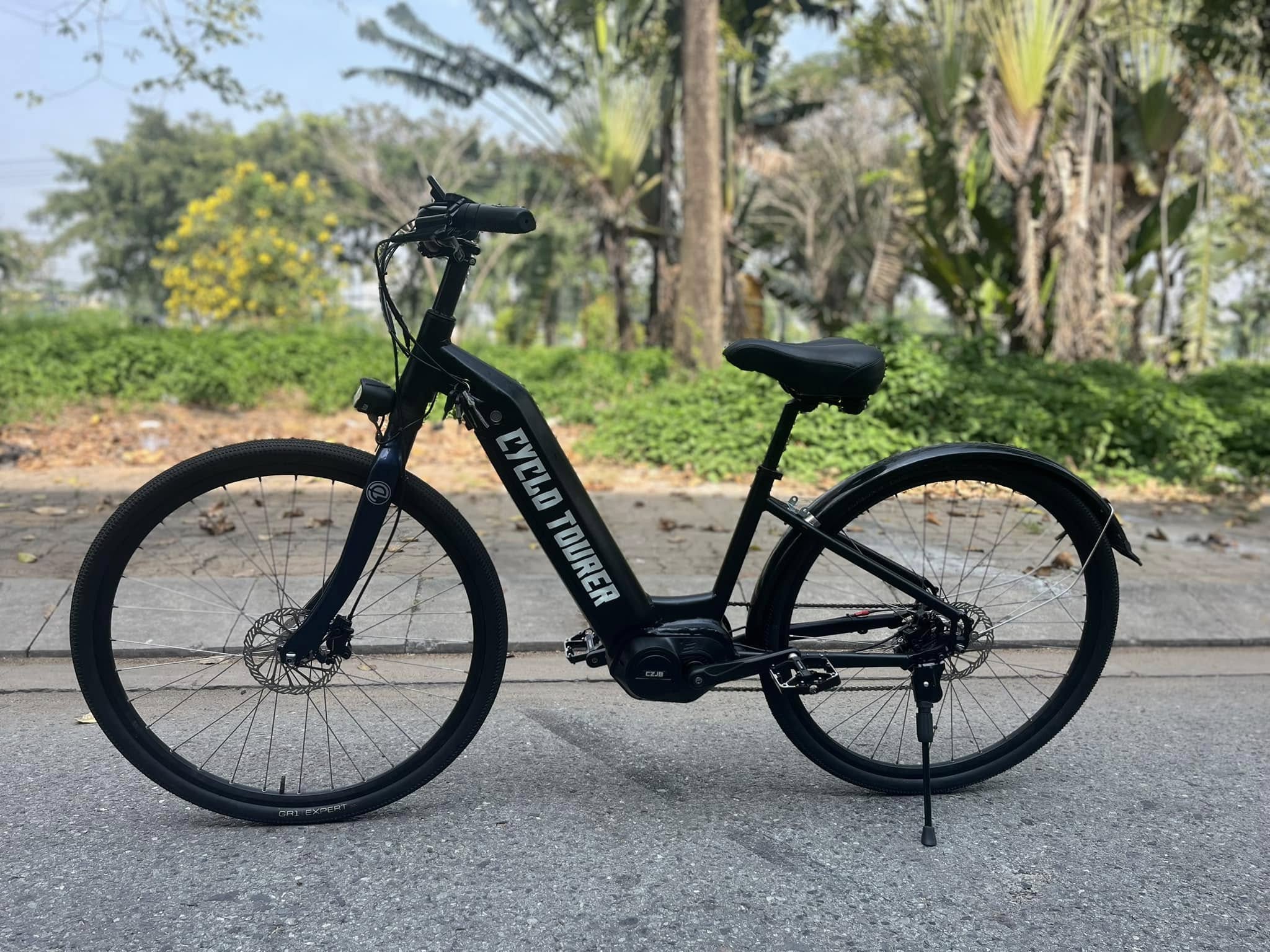 Cyclo Tourer - Sức mạnh từ động cơ CZJB 750W và thiết kế pin âm khung – BlueEnergy.vn - Xe đạp ...