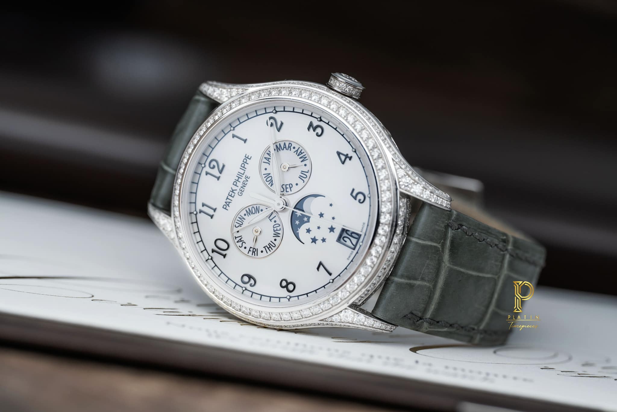Đồng hồ Patek Philippe Complications 4948G-010 Nạm kim cương MOP ...