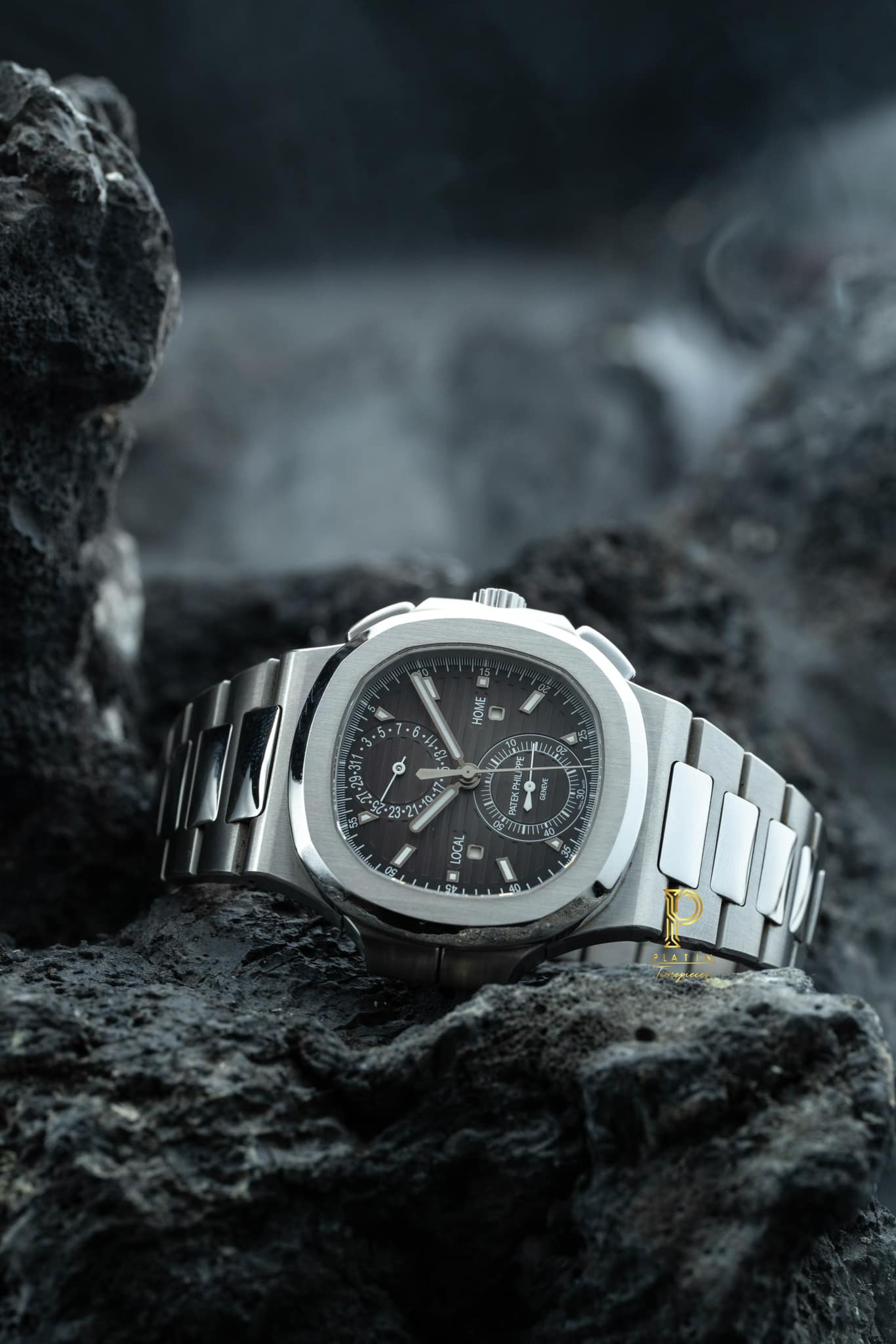 Đồng hồ Patek Philippe Nautilus 5990/1A-001– Platin Timepieces