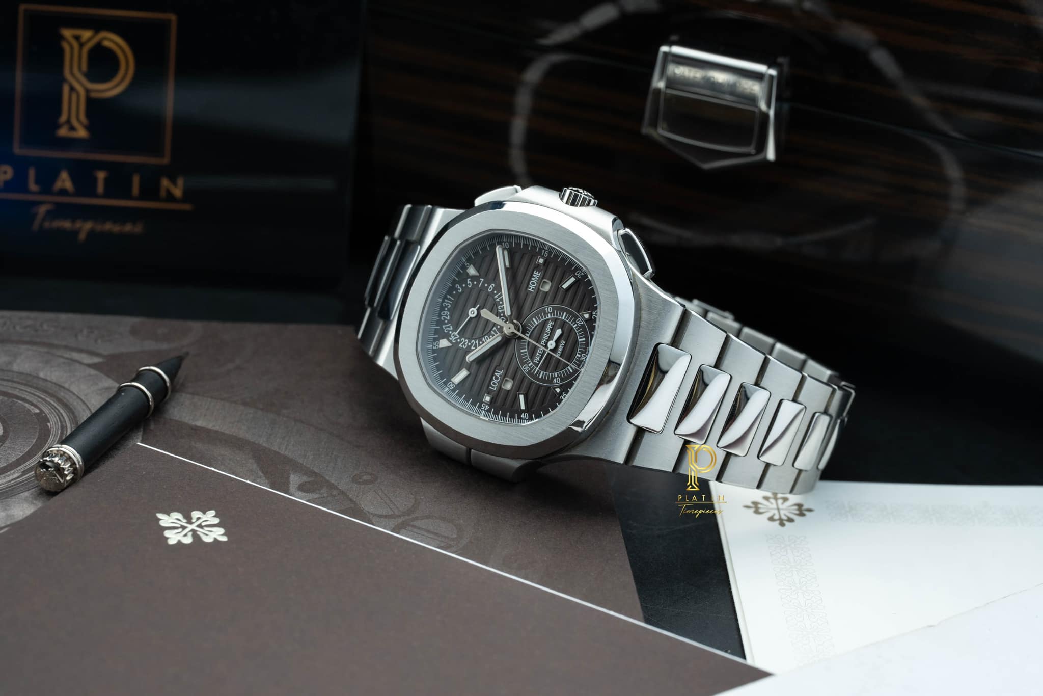 Đồng hồ Patek Philippe Nautilus 5990/1A-001– Platin Timepieces