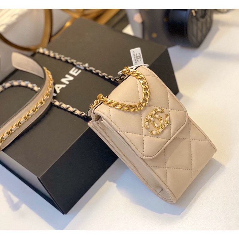 Xu hướng túi xách mùa hè trong năm 2021 – Factory Outlet