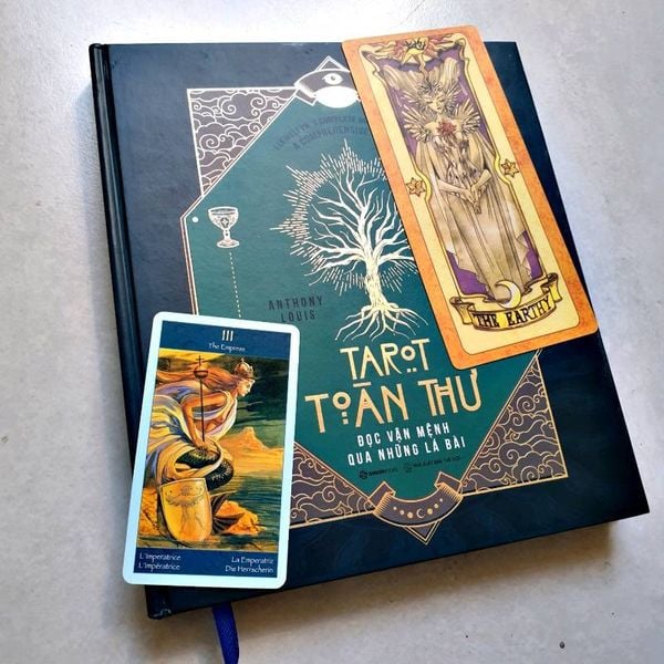 Sách Tarot Toàn Thư - Đọc Vận Mệnh Qua Những Lá Bài - Anthony Louis ...