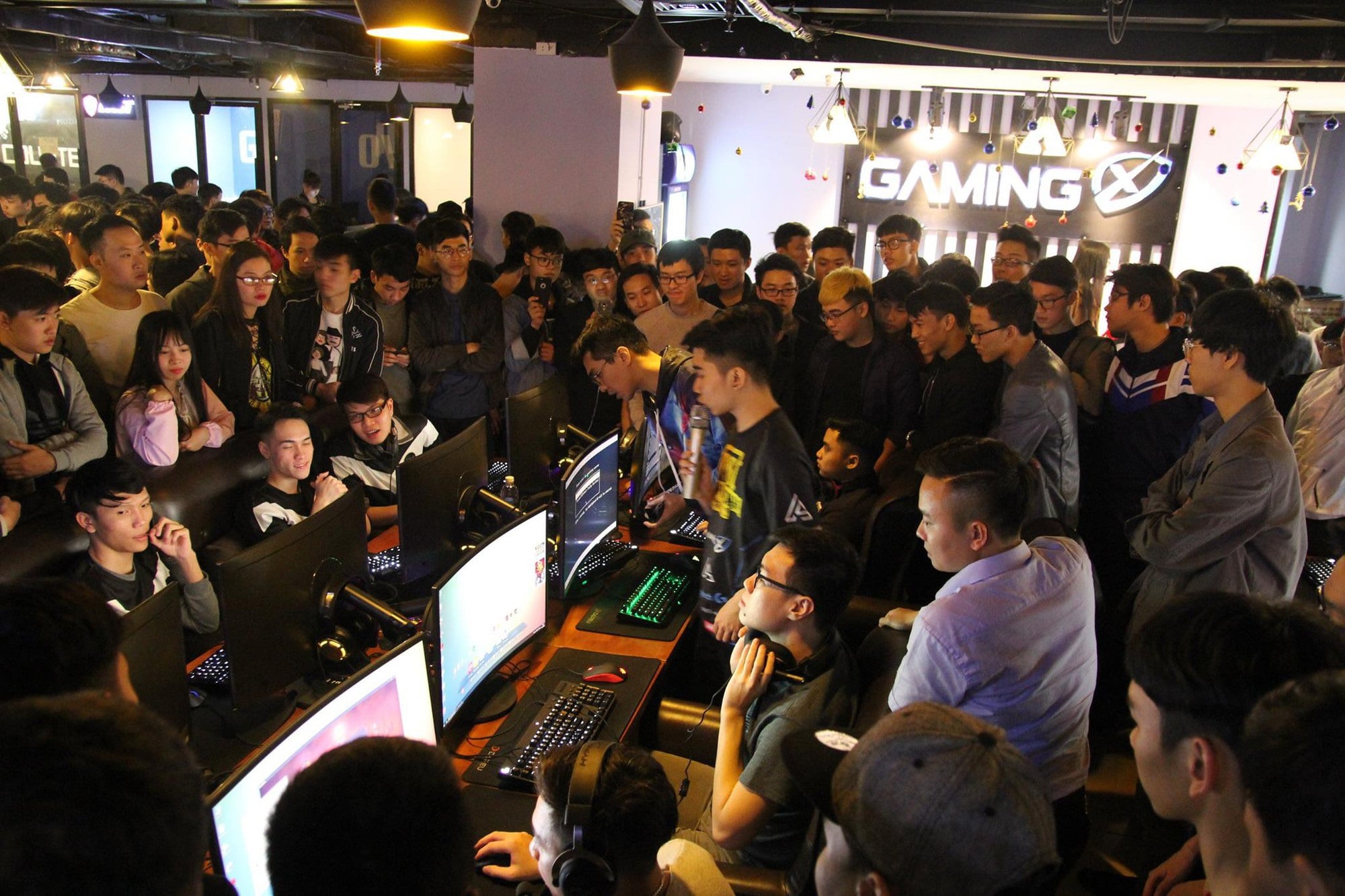 Ai bảo chỉ chơi game mới vui, xem người khác chơi game cũng vui không ...