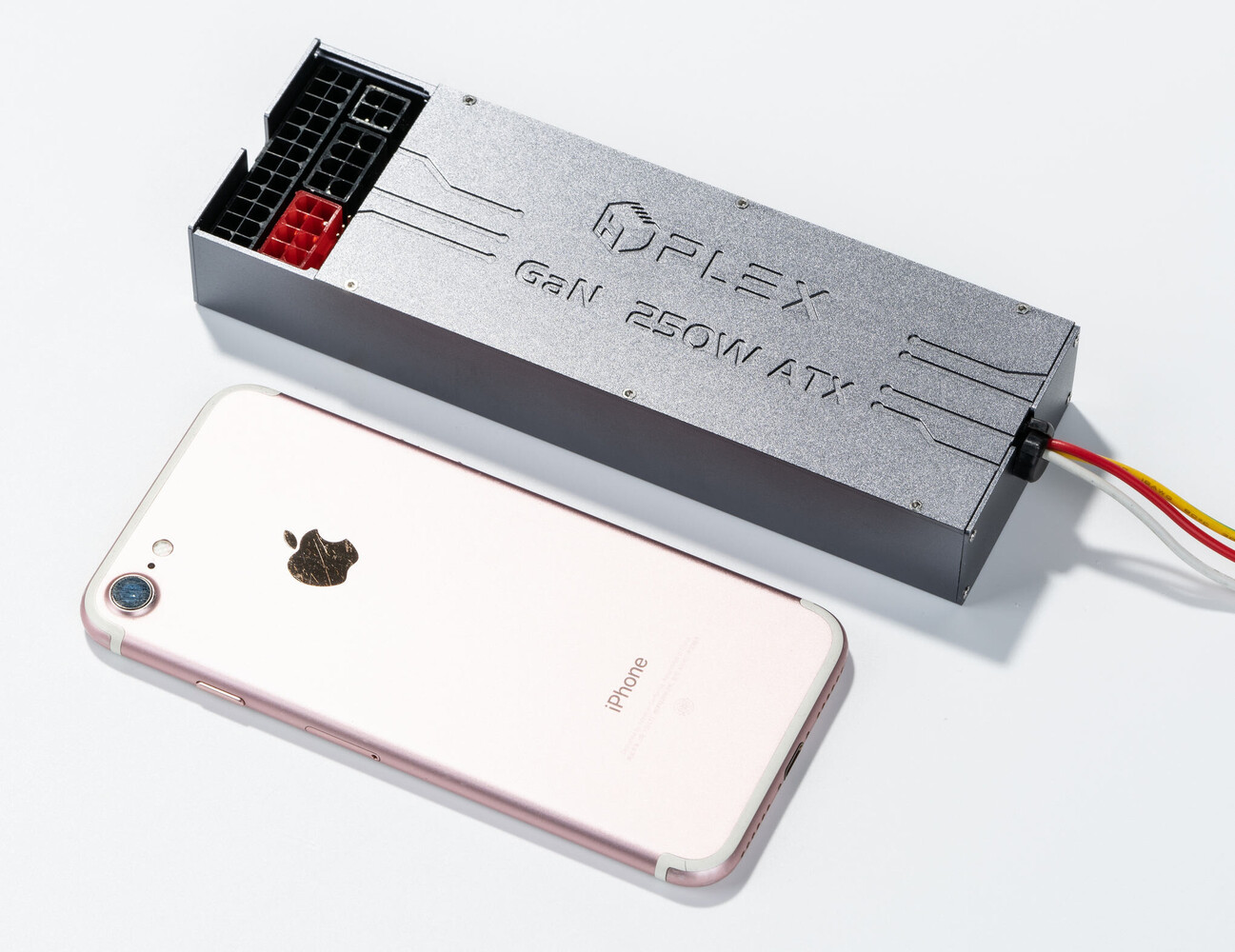 Xuất hiện bộ nguồn ATX 250W “nhỏ nhất thế giới”, có thể ghép đôi để cấ ...