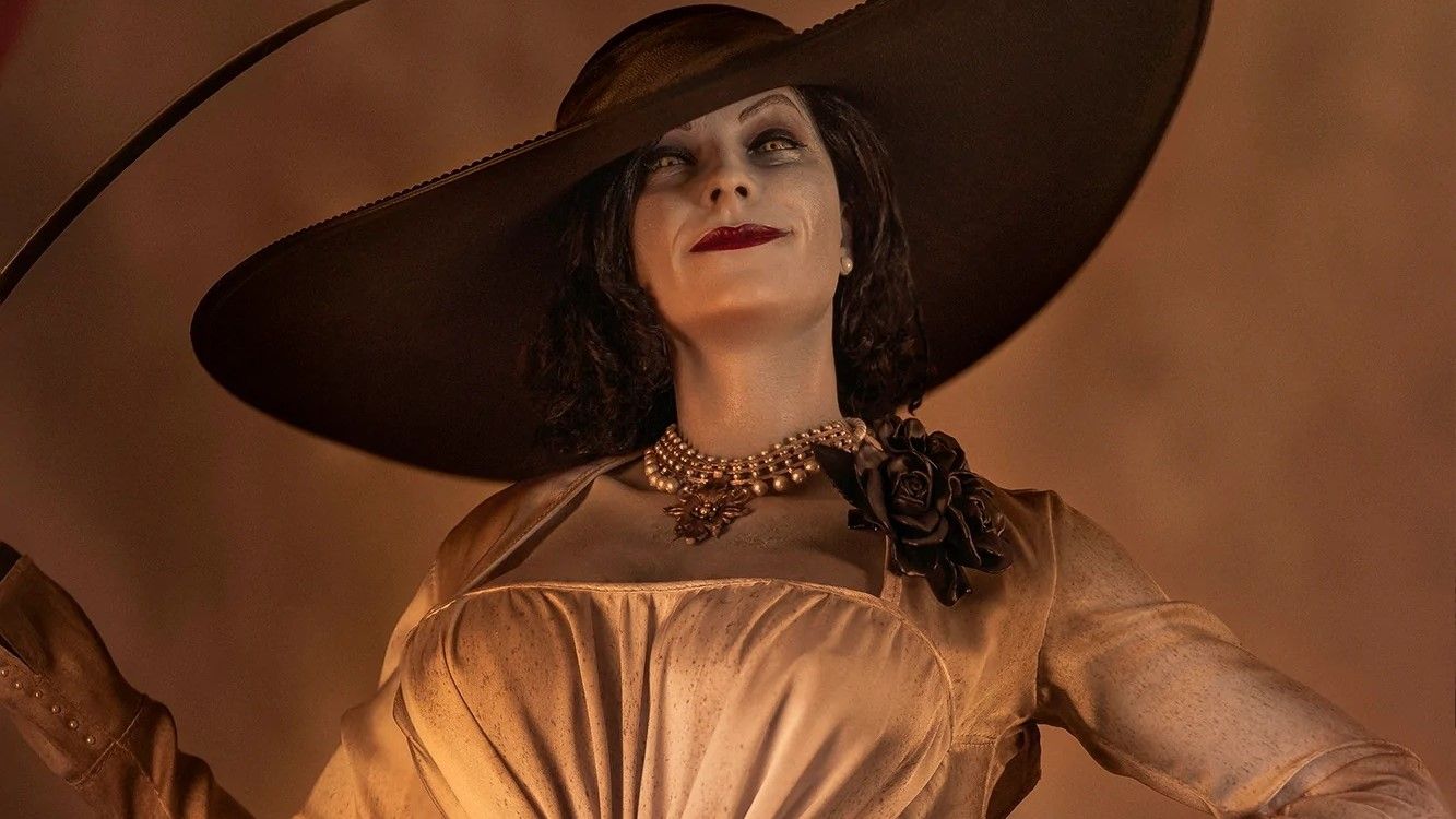 Xuất hiện figure Lady Dimitrescu siêu khủng to như đứa trẻ, giá cũng s ...