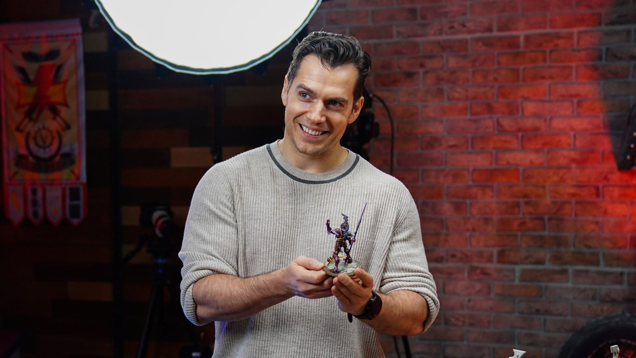 Mê Warhammer 40K bao năm, “Superman” Henry Cavill cuối cùng cũng được ...