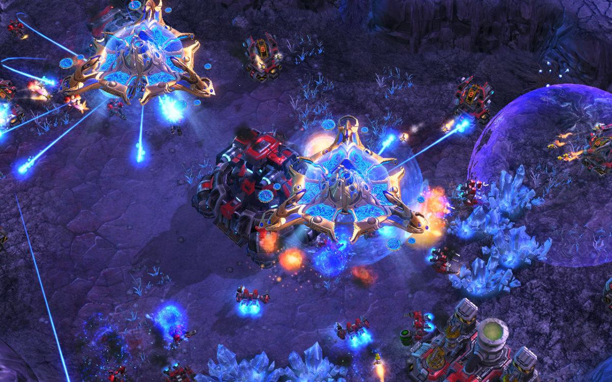 Trí thông minh nhân tạo AlphaStar có thể hạ gục 99,8% game thủ Starcra ...