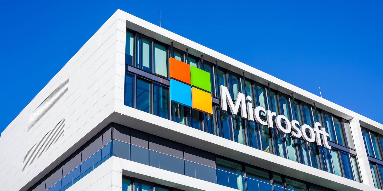 Microsoft đặt tham vọng loại bỏ toàn bộ khí thải từ lúc công ty được t ...