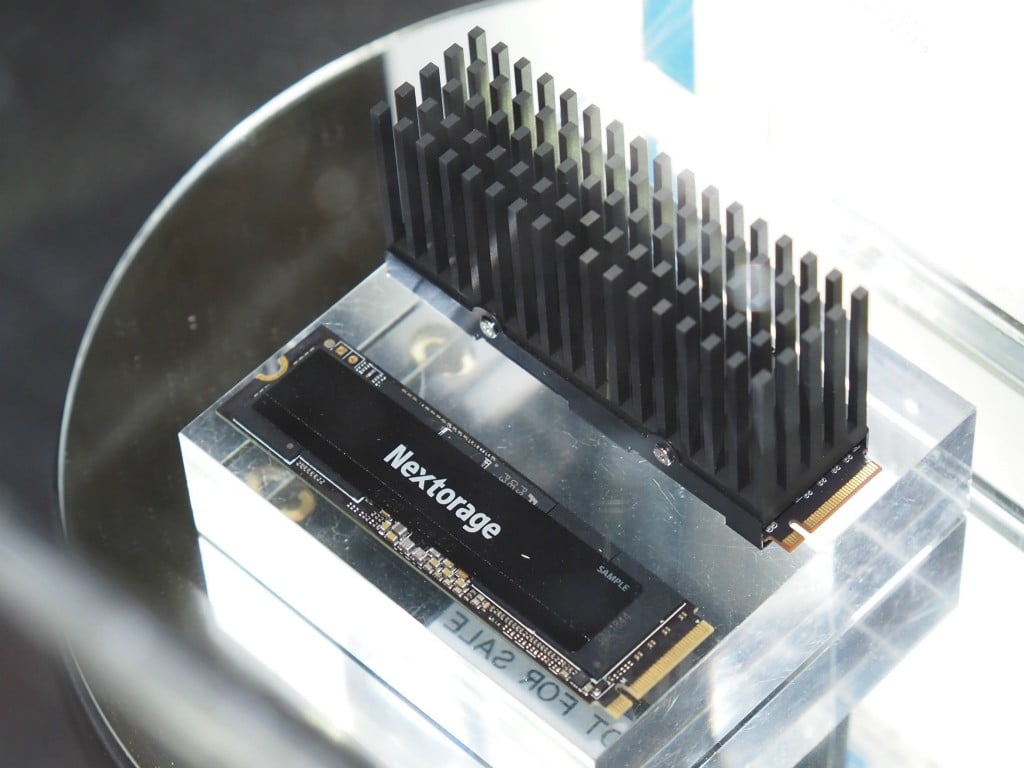 SSD M.2 NVMe PCIe Gen5 phô diễn tốc độ nhanh hơn gần 50% so với SSD Ge ...