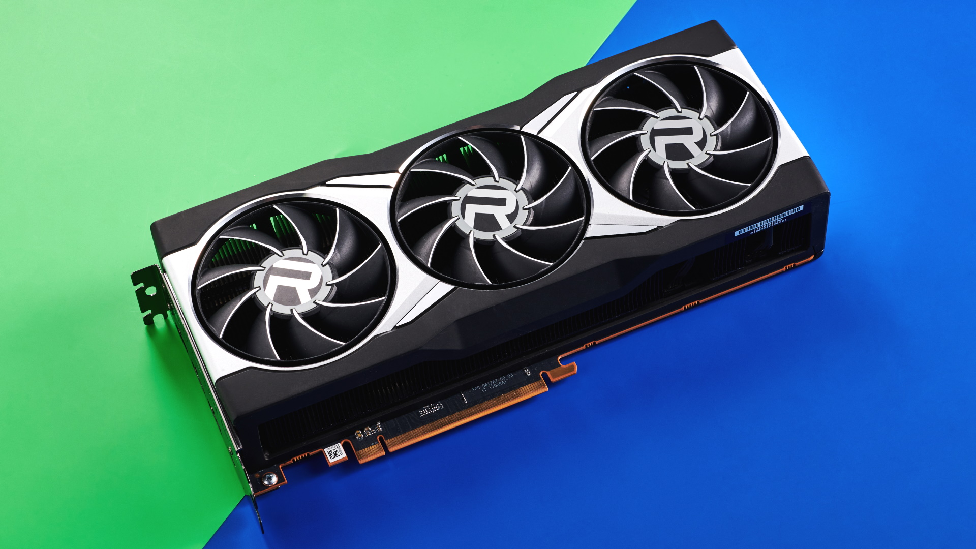 AMD tung driver mới giúp card RX 6000 series cải thiện hiệu năng ray t ...