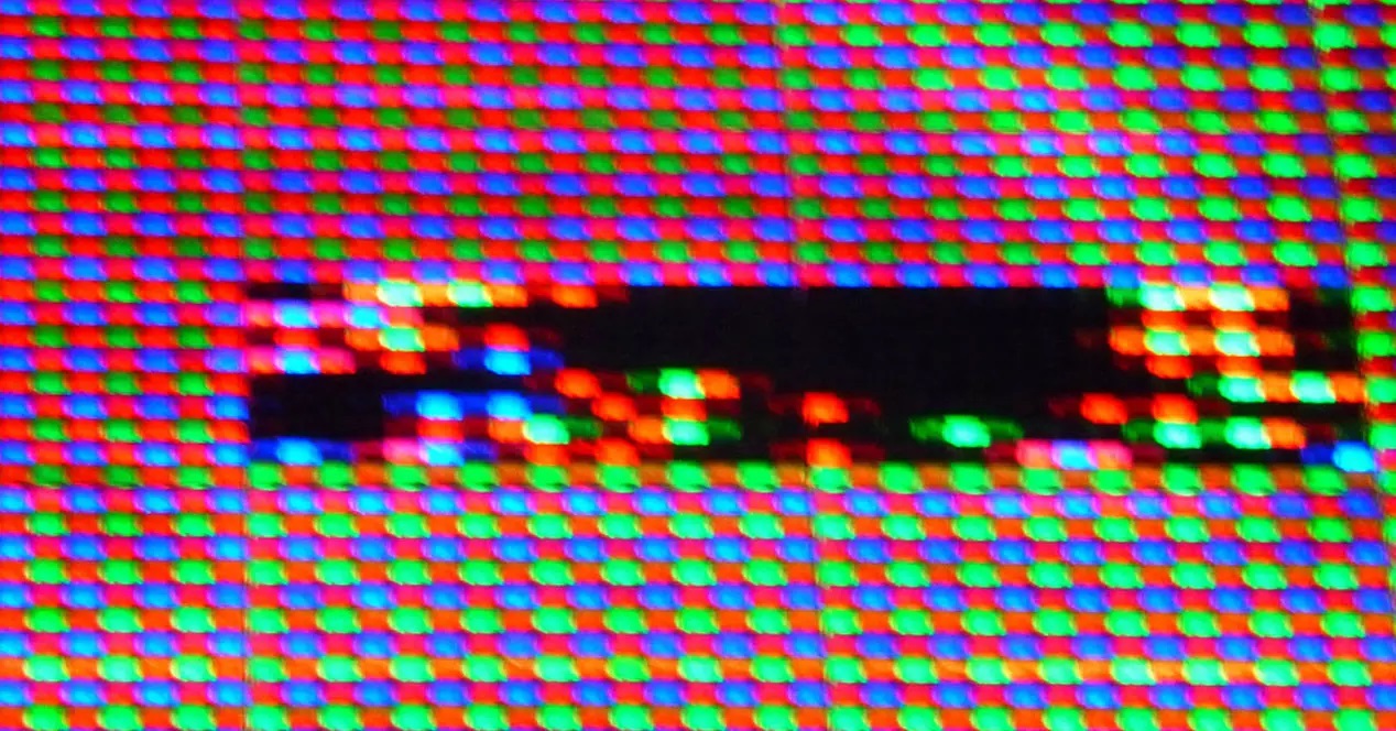 Bán màn hình bị “điểm chết” là hợp pháp, dù không phải là tính năng nh ...