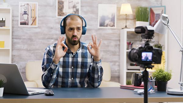 Quay vlog cần gì? Hướng dẫn đầy đủ từ A-Z cho người mới bắt đầu - Thanh ...