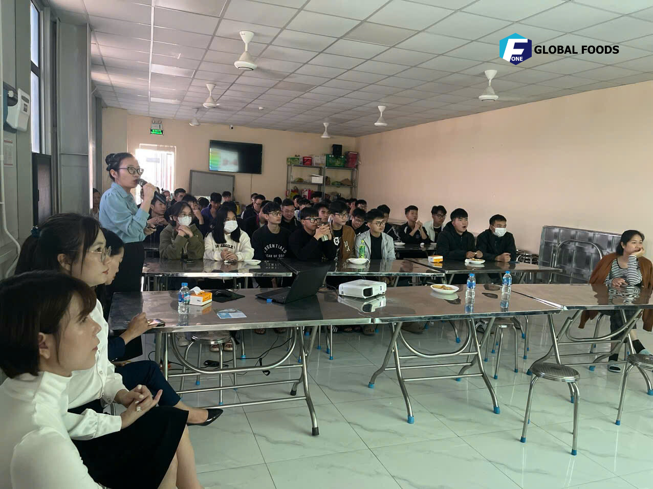 Welcomes Sao Do University Students for Internship Experience – F-One Global Foods