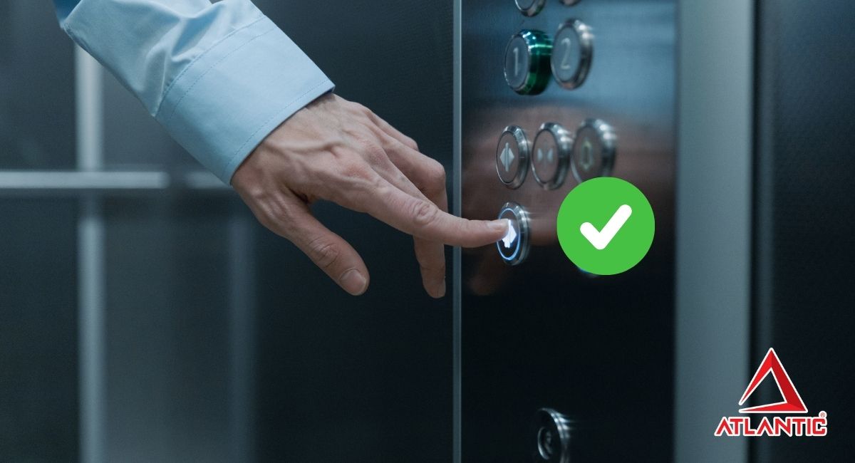 Cẩm nang sử dụng thang máy: Phản ứng an toàn khi có sự cố bất ngờ