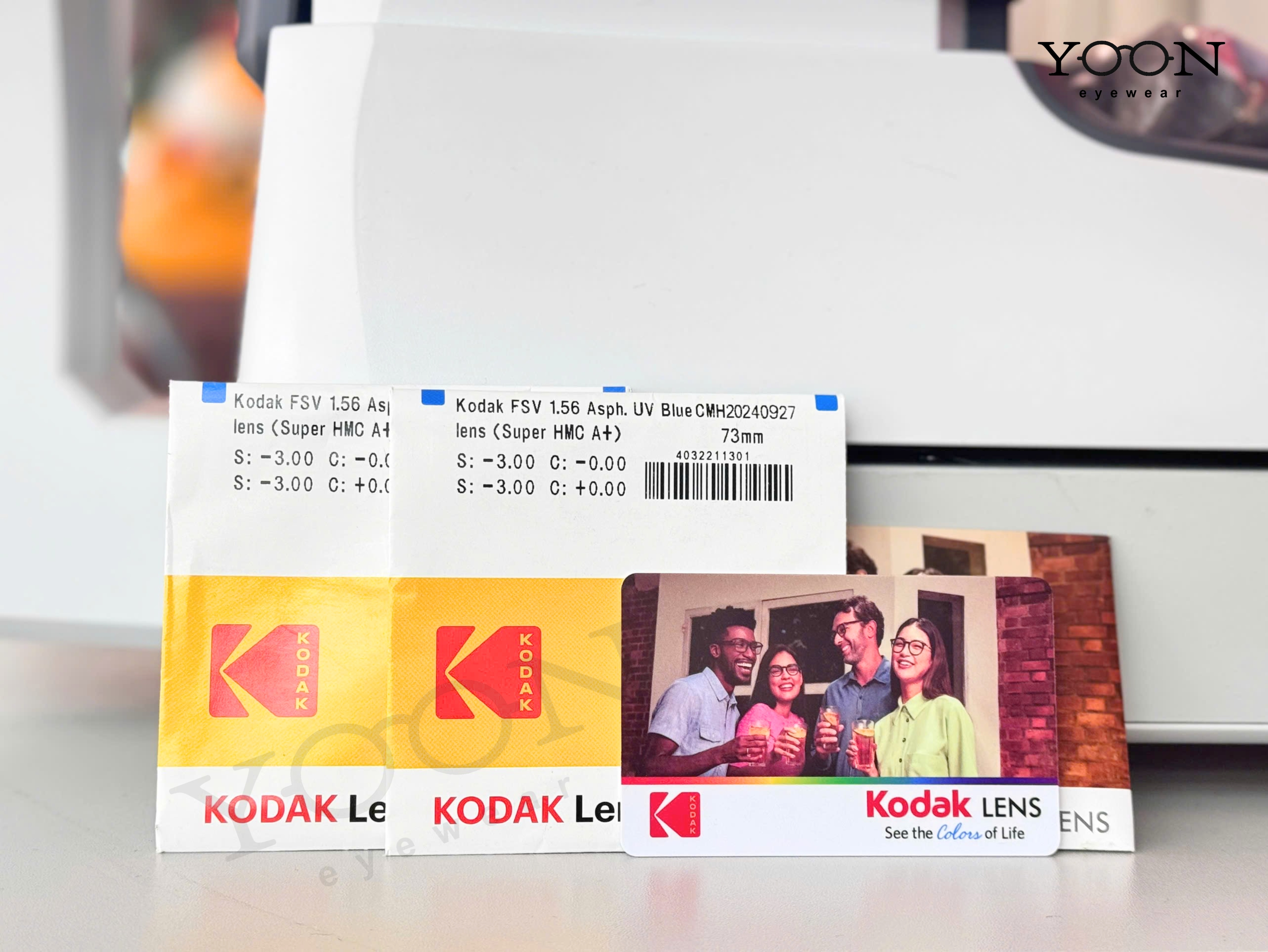 Giữa Tròng Kính Elements Với Kodak, Loại Nào Tốt Hơn? Ưu, Nhược Điểm – Yoon