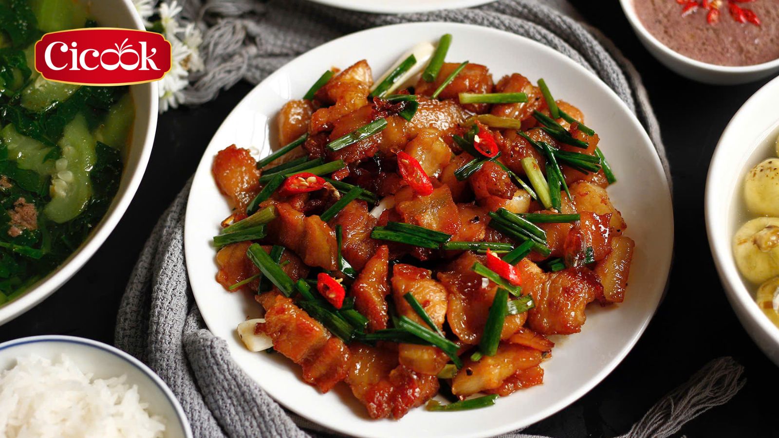 009 - MÓN BA CHỈ CHÁY CẠNH XỐT CHUA CAY – Cicook