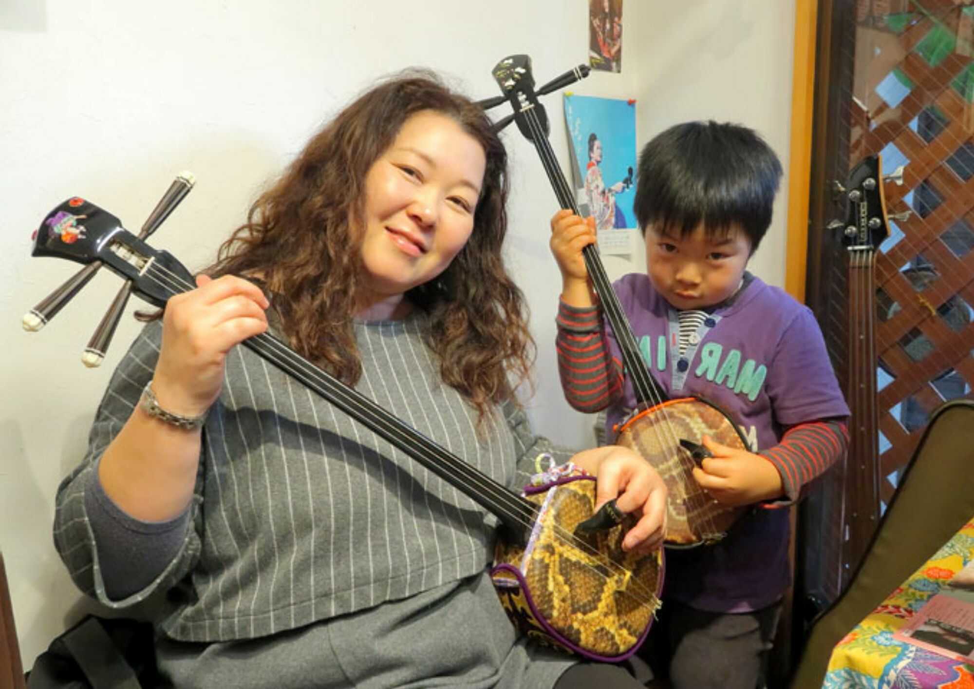 Nguồn Gốc Và Văn Hóa Liên Quan Đến Đàn Tam Huyền (Tam Cầm) – MEY STORE