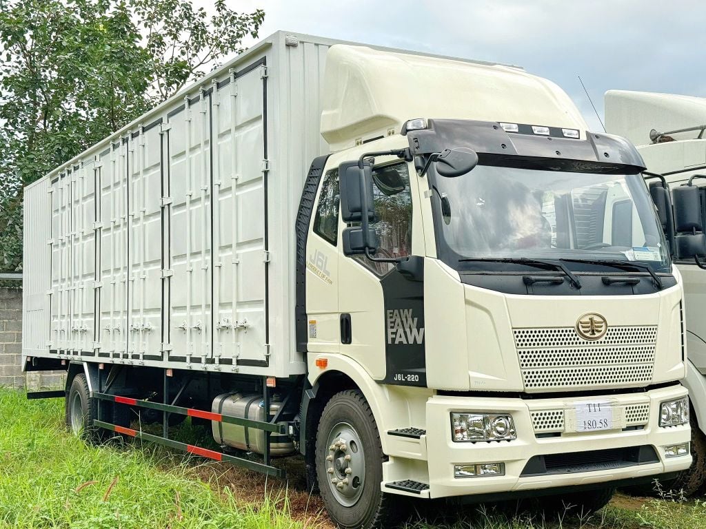 XE TẢI FAW J6L THÙNG KÍN CONTAINER – XE TẢI GIA ĐÌNH