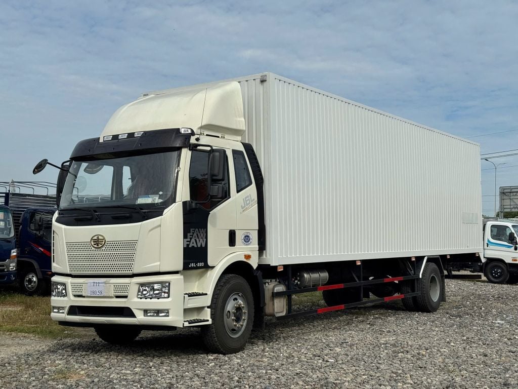 XE TẢI FAW J6L THÙNG KÍN CONTAINER – XE TẢI GIA ĐÌNH
