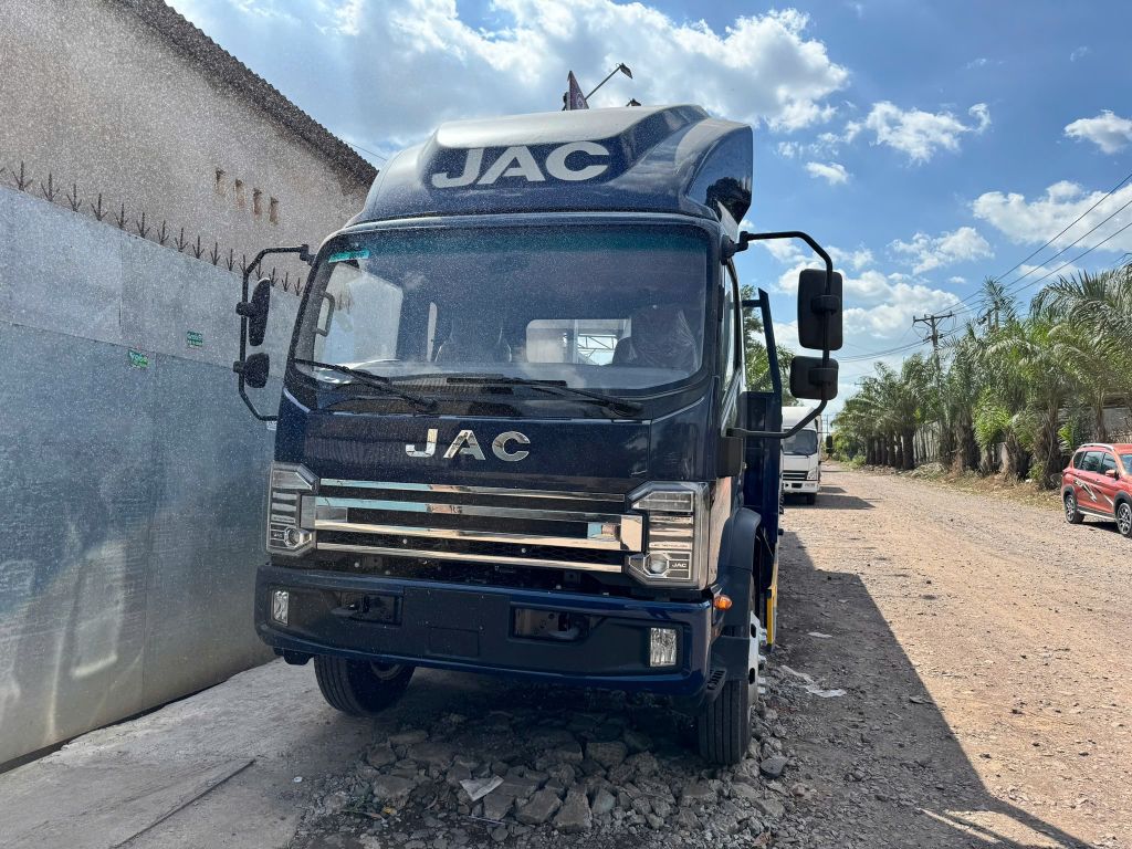 XE TẢI JAC N900 E5 THÙNG LỬNG TẢI 9.4 TẤN DÀI 7000 X2280 X 750MM – XE TẢI GIA ĐÌNH